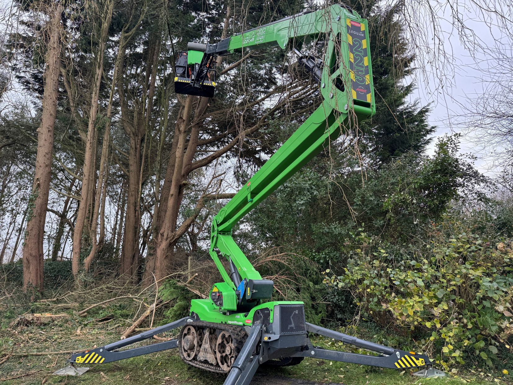 APB Treecare invests in range of Avant machines and Leguan 225 Spider ...