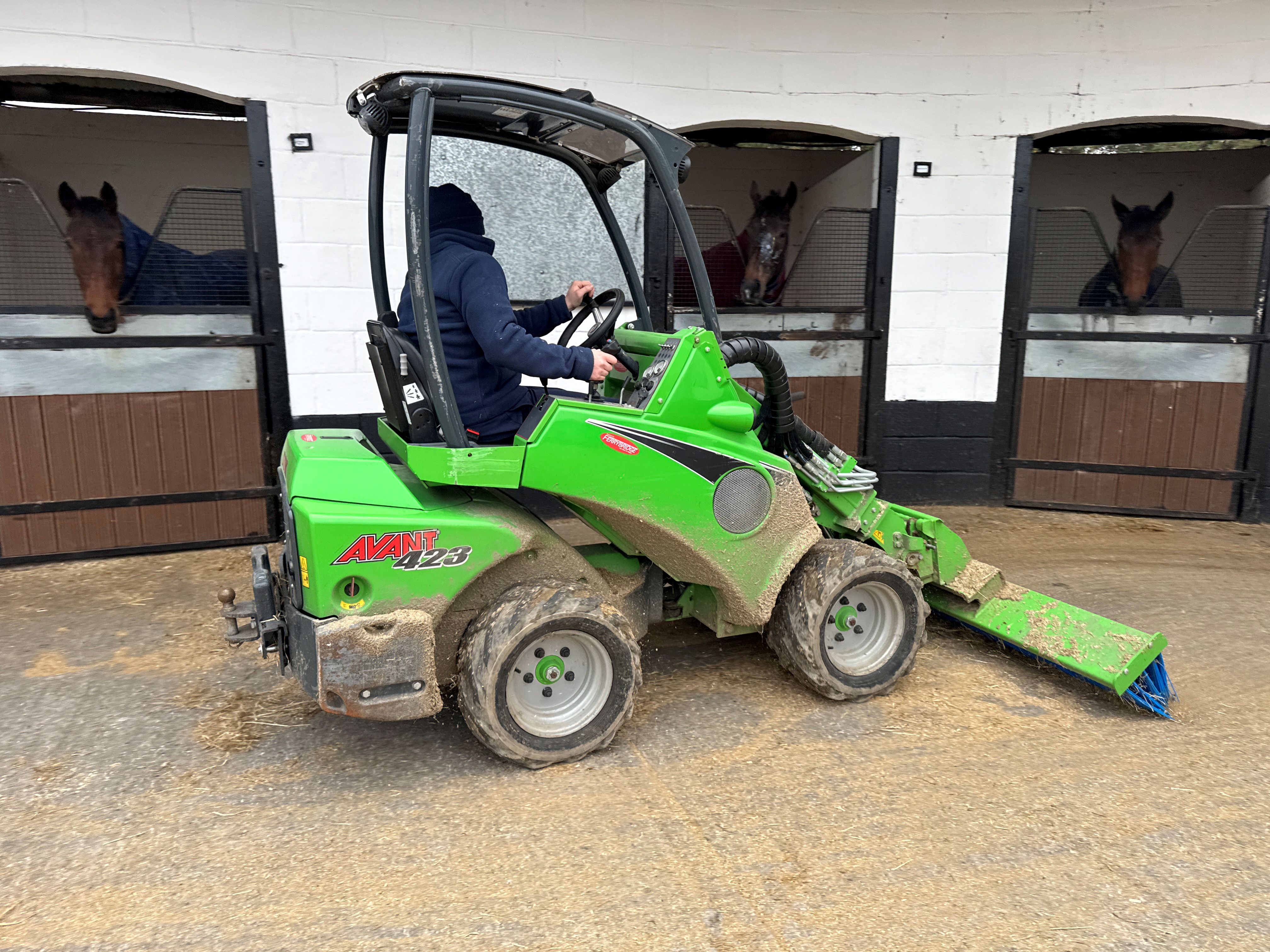 Product profile: The Avant 423 compact loader – GreenKeeping Magazine